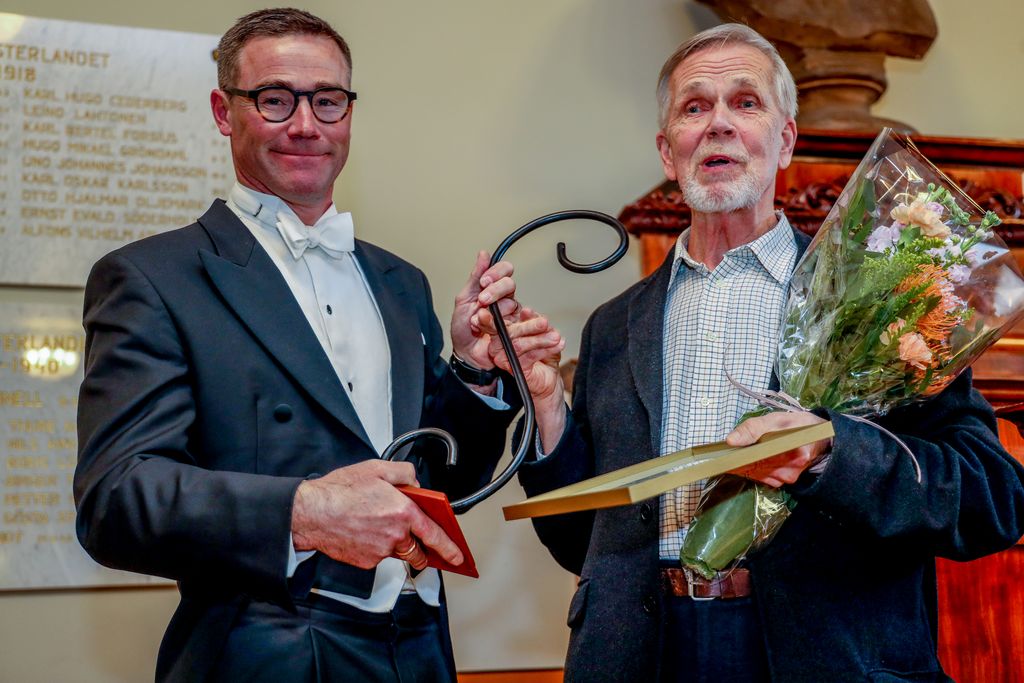 Tauno Tarna palkittiin ensimmäisellä Vuoden Sparre -tunnustuksella ...